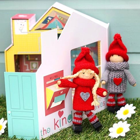 25 Acts of Kindness Your Christmas Elf Can Encourage - My Baby's ...